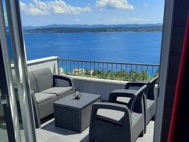 Apartments Dobrila - Jelsa