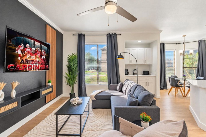Chic 2bd King Bed With Pool, Hot Tub, Gym, Parking - Avondale, AZ