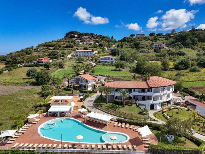 Luzia Agriresort - Piscina Panoramica E Vista Mare A Capo Vaticano - Calabria