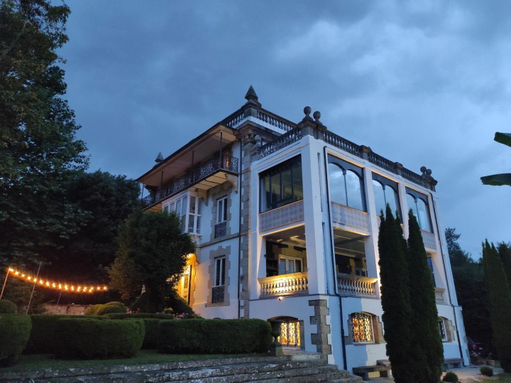 Casa De Indianos, Una Experiencia Unica En El Centro De Cantabria - Selaya