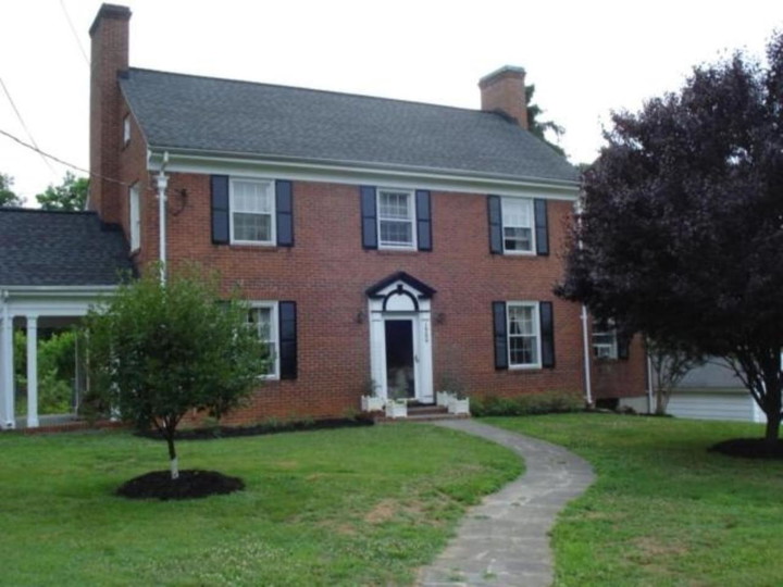 Welcome To Your Private Cozy Suite #2, 2 Bedrooms, Sleeps 1- 4 Near Lu, Stadium & General Hospital - Lynchburg, VA