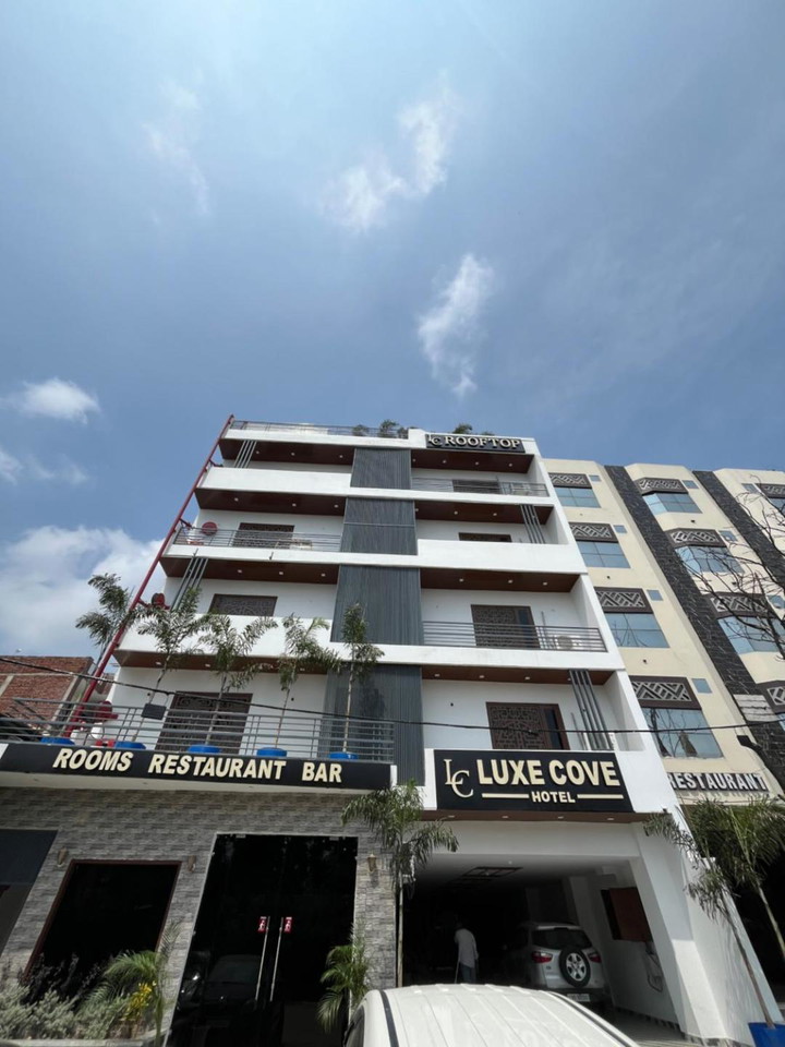 Hotel Luxe Cove - Sahibzada Ajit Singh Nagar