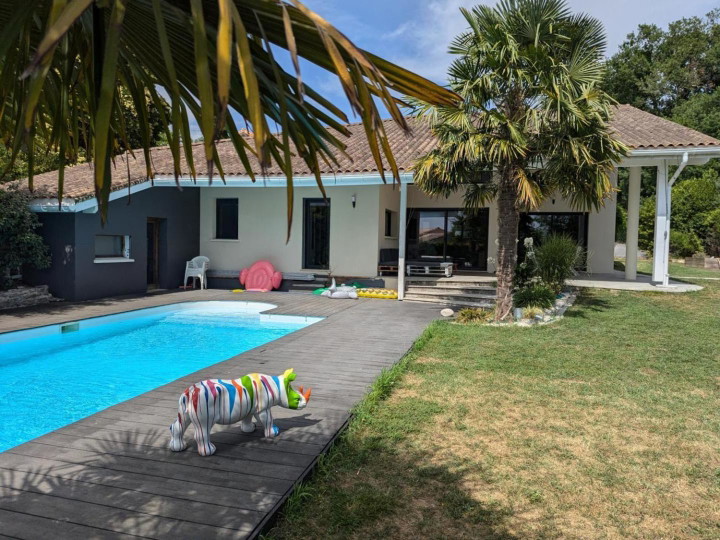 Maison éLégante Avec Piscine Privative, Jardin Clos Et Animaux Admis - Fr-1-653-279 - Angoulême