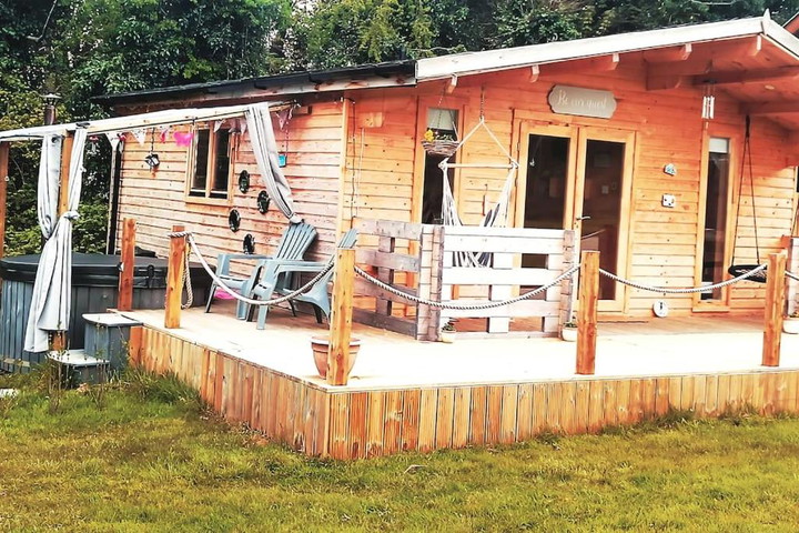 Luxury Log Cabin With Wood Fired Hot Tub - Schotland