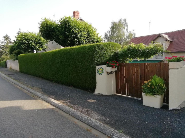 Gîte Tout Confort Avec Jardin Fleuri, Idéal Pour Pêche Et Balades, Proche Du Blanc Et Activités Aériennes - Le Blanc