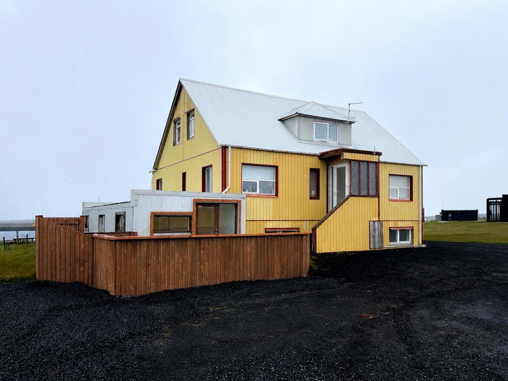 Guesthouse Sjonarholl - Iceland