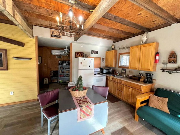 Two-story Cabin Rental For Large Groups Along Hamilton Creek In Marble Falls, Texas - Spicewood, TX