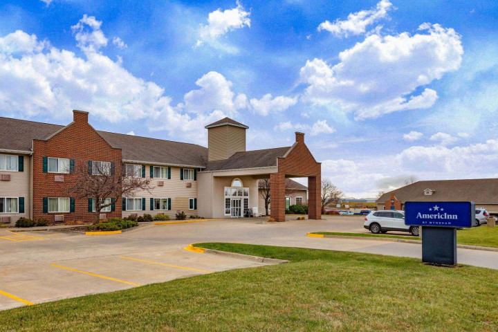 Americinn By Wyndham Pella - Knoxville, IA