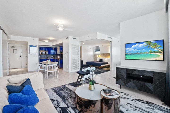 23rd Floor W 2br With Den, Ocean Views, Sleeps 8 - Fort Lauderdale, FL