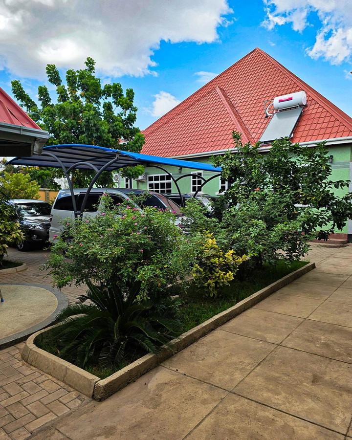 Kigongoni Gazella Hotel - Tanzania