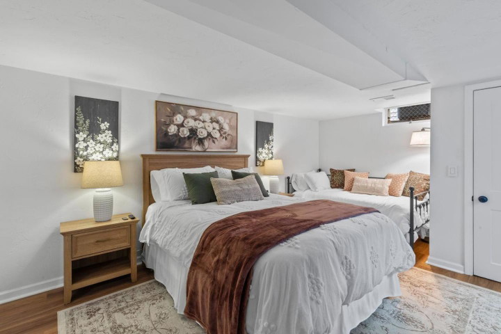 Cozy Private Suite Near Lambeau Field - Green Bay, WI