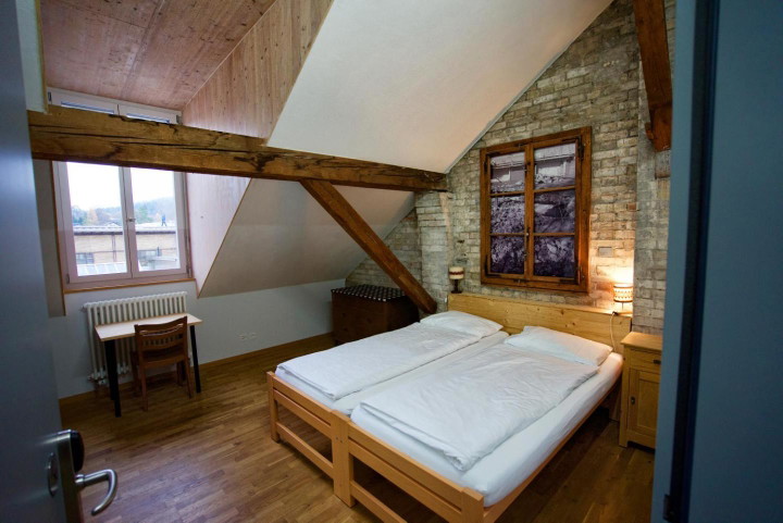 Depot 195 - Hostel Winterthur - Black Forest