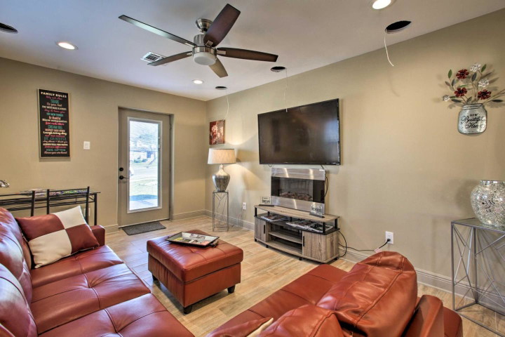Walk To City Park: Contemporary Nola Home - Metairie, LA
