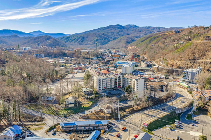The Pioneer Unit 207 - Gatlinburg