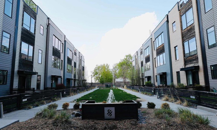 Modern & Stylish Townhome, Walk To Downtown Restuarants & Bars! - Omaha, NE