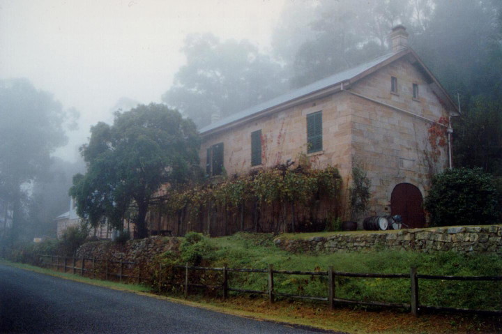 Tizzana Winery Bed And Breakfast - Sydney