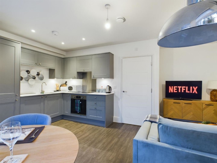 The Grove 1-bed Cheltenham Town Centre Apartment With Private Parking - Cheltenham