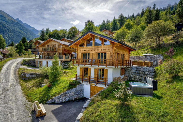 Chalet Snowfall - Jacuzzi - Views - Verbier
