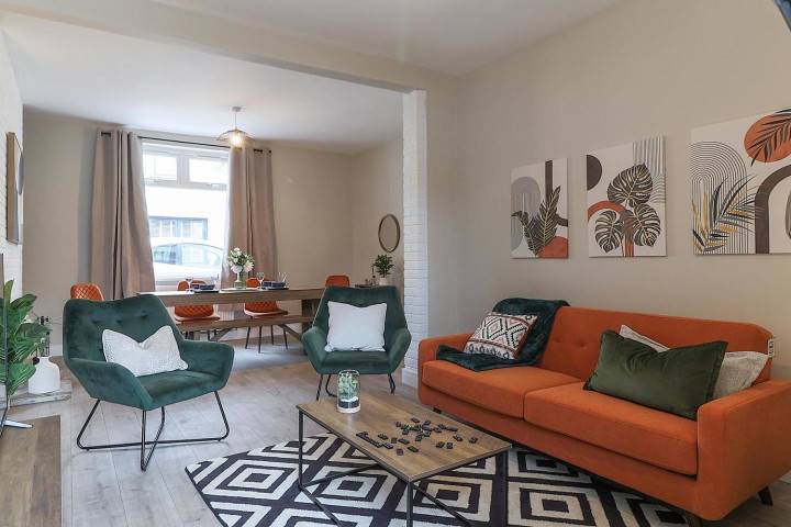 Perfect Booking 4 Bed Home In Aberdare - South Wales