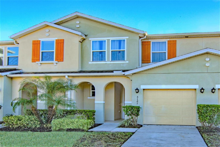 4 Bedroom Sunhaven Townhouse With Pool Near Disney - Orlando, FL