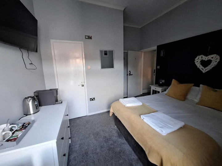 Work Stay Ready, Fast Wi-fi, Central - Southport