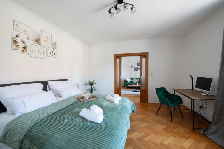 Bessa Homes 6 Personen 2 Schlafzimmer, 3 King Size, Betten, Balkon, Küche - Dorfen