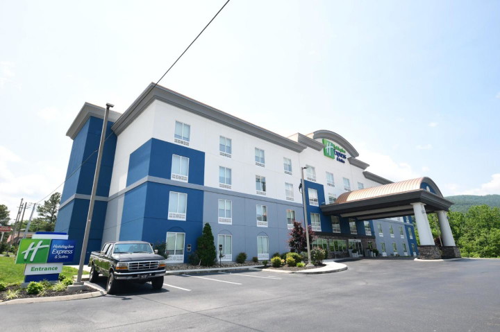 Holiday Inn Express & Suites Caryville By Ihg - LaFollette, TN