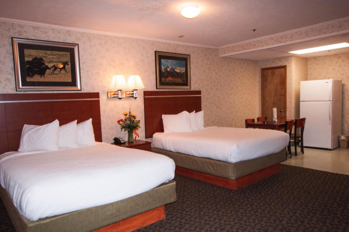 Brandin' Iron Inn - Montana