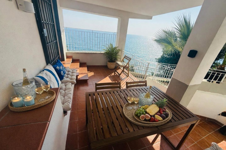 Elegante Vista Mare Con Posto Auto Privato - Alassio