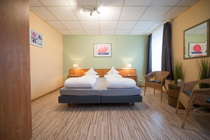 Rheinauer Hof - Bed & Breakfast - Schwetzingen