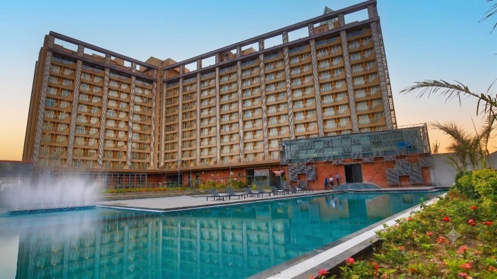Wowstay At Weekend Address, Surat Airport - Surat