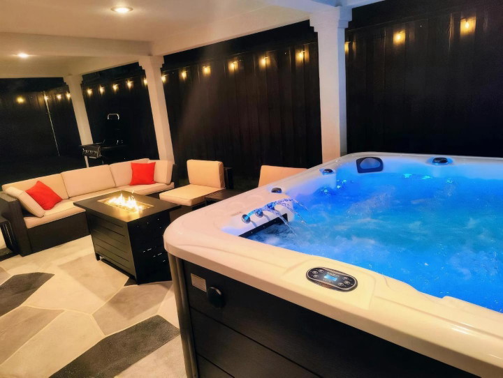 Resort-style Home - Hot Tub, Mini Golf, Gym, 1g Wifi - Richardson, TX