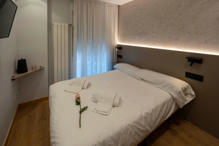 Eightrooms La Rioja Pension - Lardero
