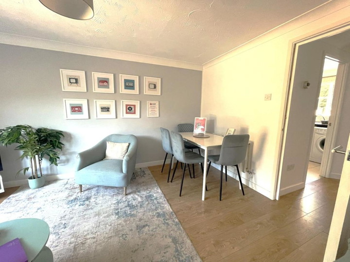 Modern 2 Bed House Sleeps 6 Southam Town Centre - Inspire Homes Ltd - コッツウォルズ