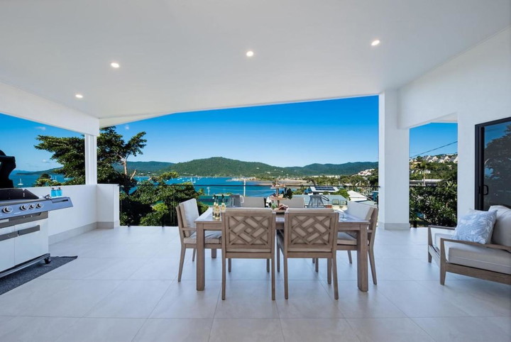 Airlie Bay View - Airlie Beach