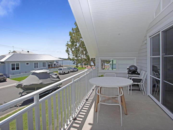 Tea Gardens Loft - Hawks Nest