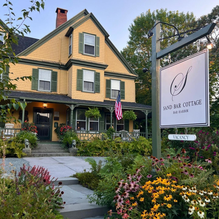 Sand Bar Cottage Inn - Bar Harbor, ME