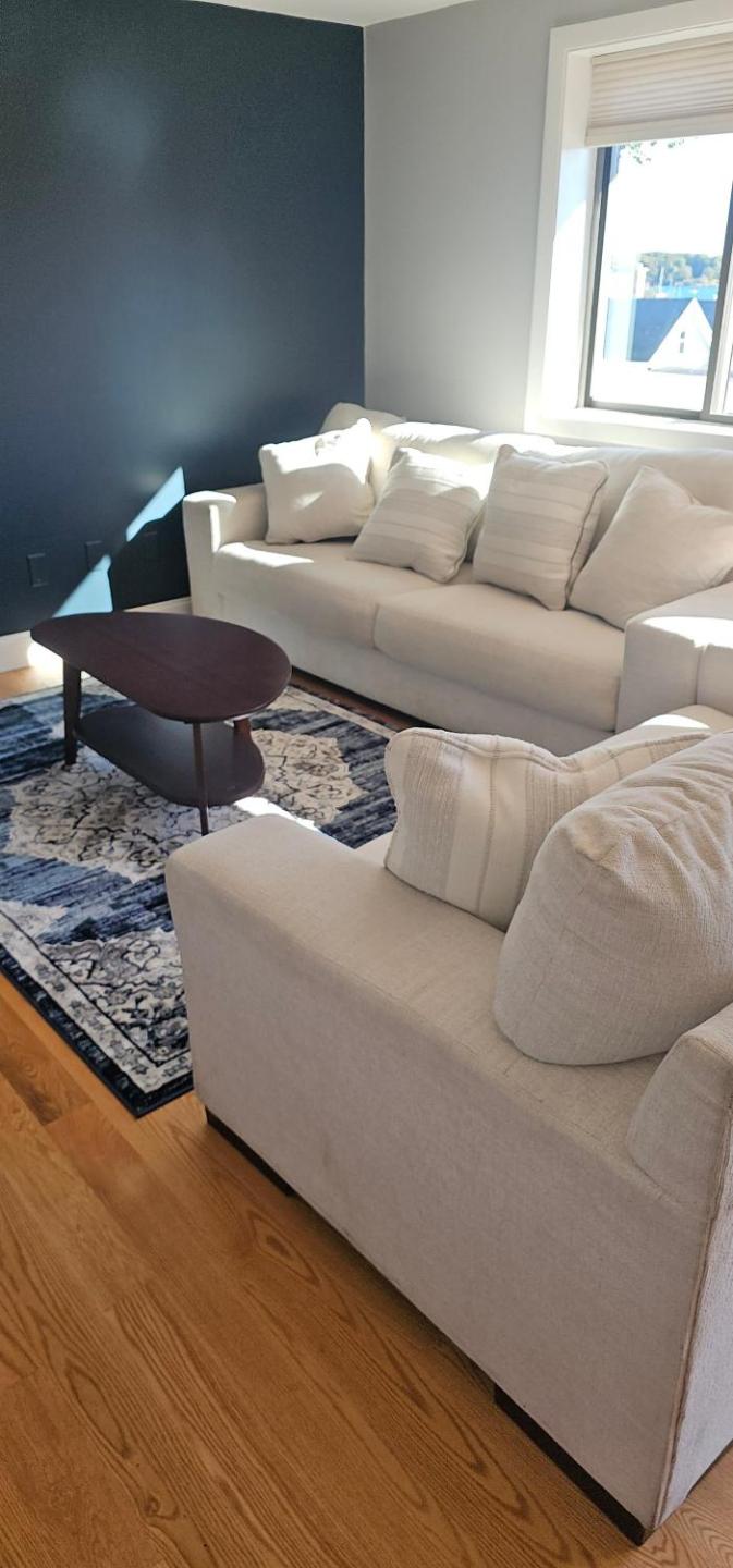 Just Renovated 2 Bedroom, 1 Mile To Salem W Rooftop Deck - Beverly, MA