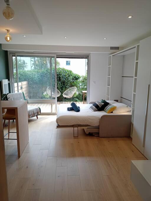Ty Jolie Super Grand Studio Avec Parking Et Terrasse - Rennes