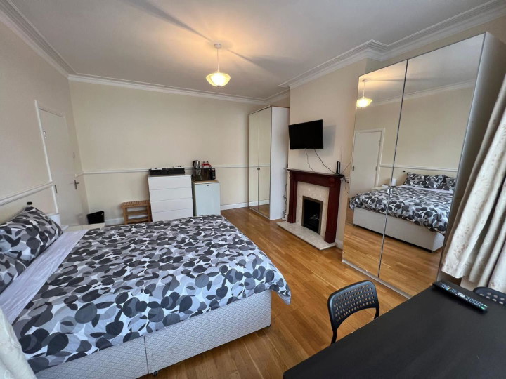 Gladstone Lodge - London, UK