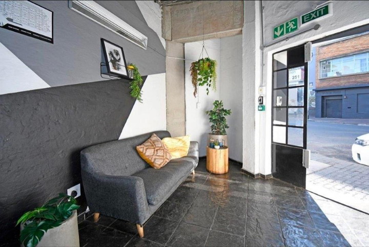 Simple And Affordable In Maboneng - Alberton