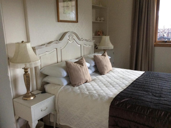 The Old School House Bed And Breakfast - Greytown