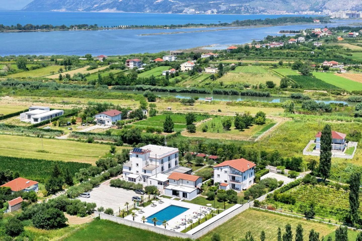 Evergreen Laguna Vain-lezhe - Albania