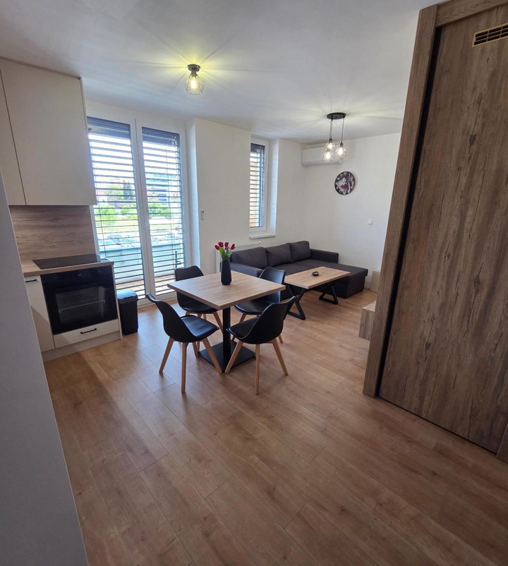 Apartment 88 Zvolen Centre - Next To Europa Sc - Slovaquie