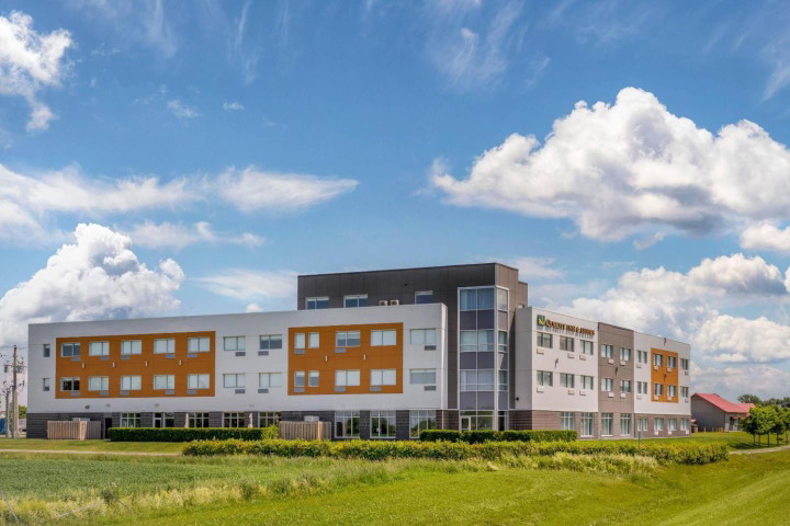 Quality Inn & Suites - Saint-Donat