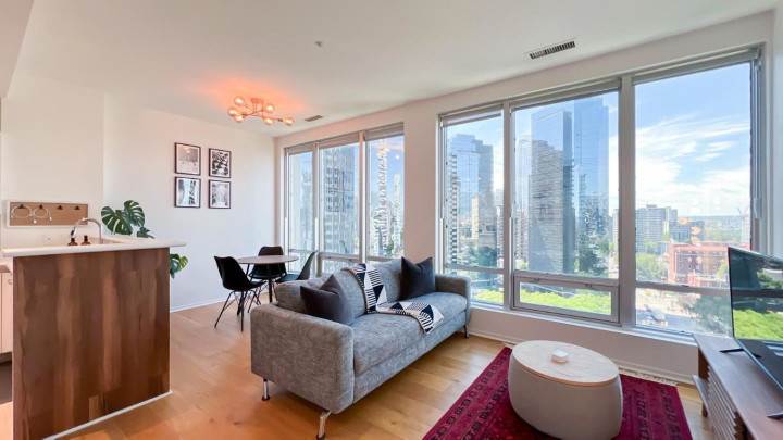 Stunning 1-bedroom Condo In The Heart Of Vancouver - North Vancouver