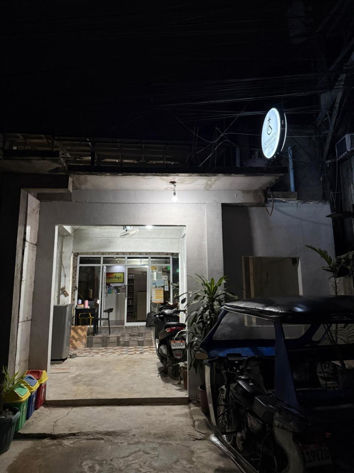Seaslugs Travellers Inn - El Nido