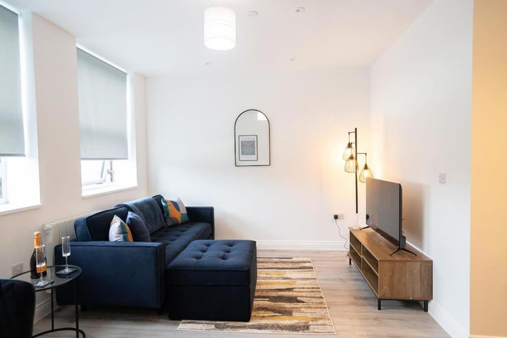 Luxury 1-bed Flat - Free Parking - Solihull