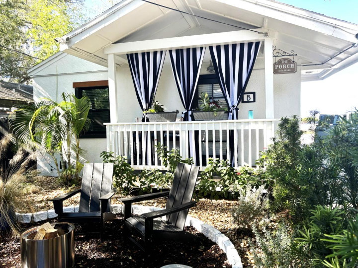 Walk To Best Eats And Shops And Stay In Style - Fort Myers, FL