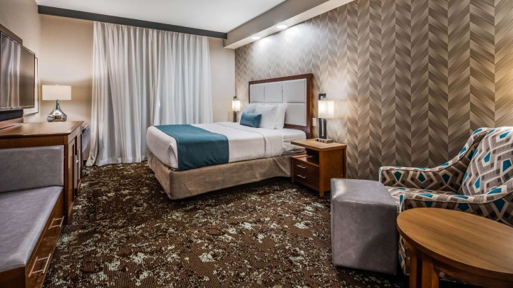 Best Western Premier Des Moines-ankeny Hotel - Ankeny, IA